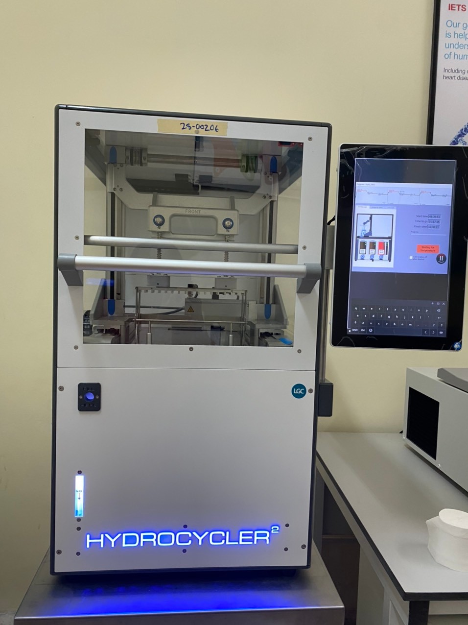 Trang thiết bị – Viện Nghiên cứu hệ gen